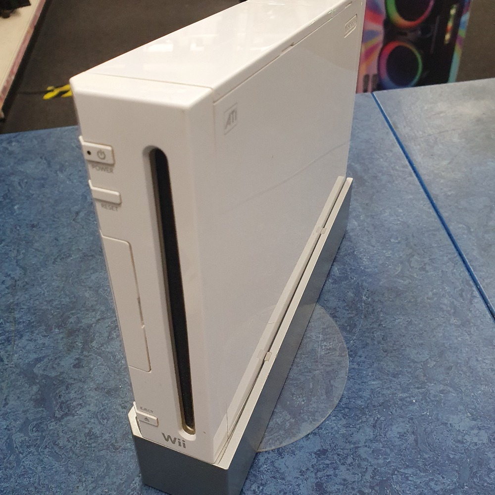 Pre-owned Nintendo Wii Wii Console Bundle - Own4Less